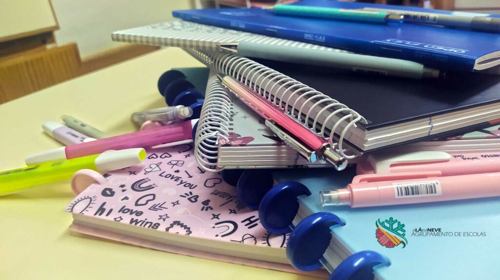 Material Escolar 23/24 - Agrupamento de Escolas A Lã e a Neve